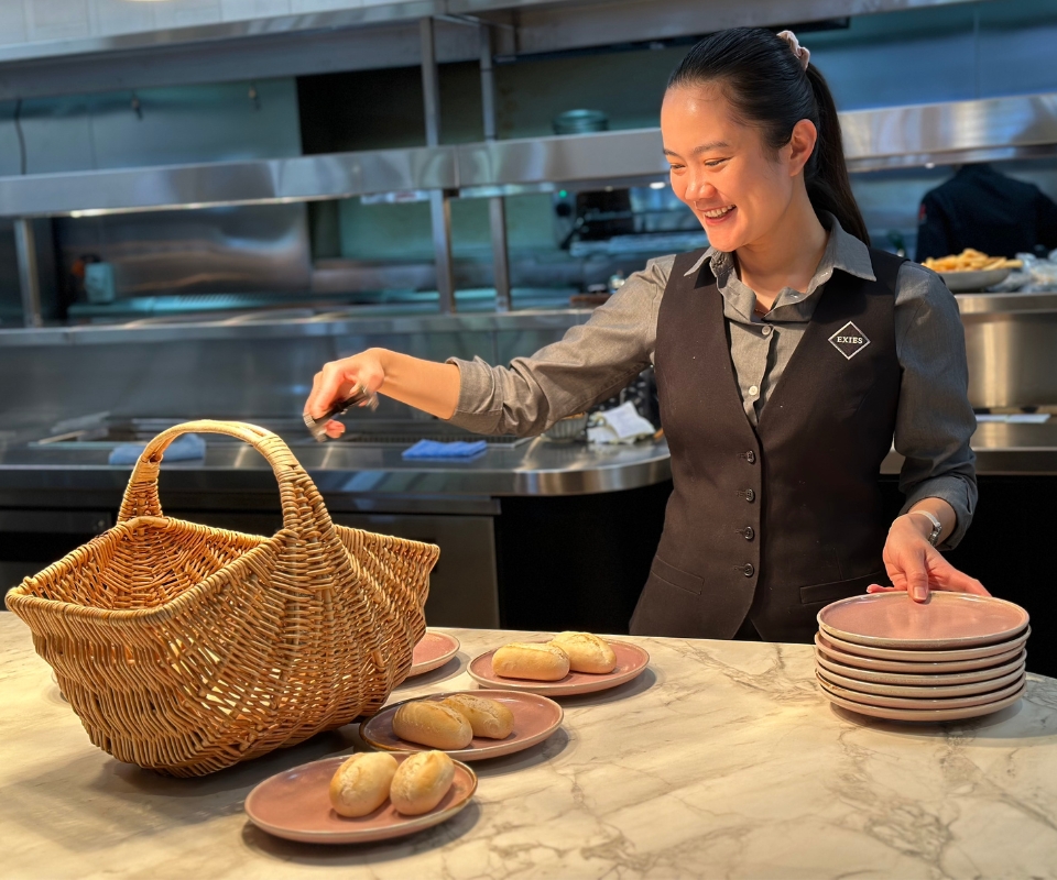 Griffith Exies Club: Premier Entertainment, Dining, and More